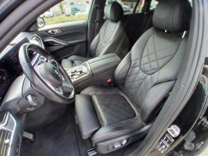 Black BMW X6 2024 in Vilnius, with an engine capacity of 2.99 L and mileage of 66 thousand km for 81615 €, photo 14 on AUTOMOTO.COM.LV