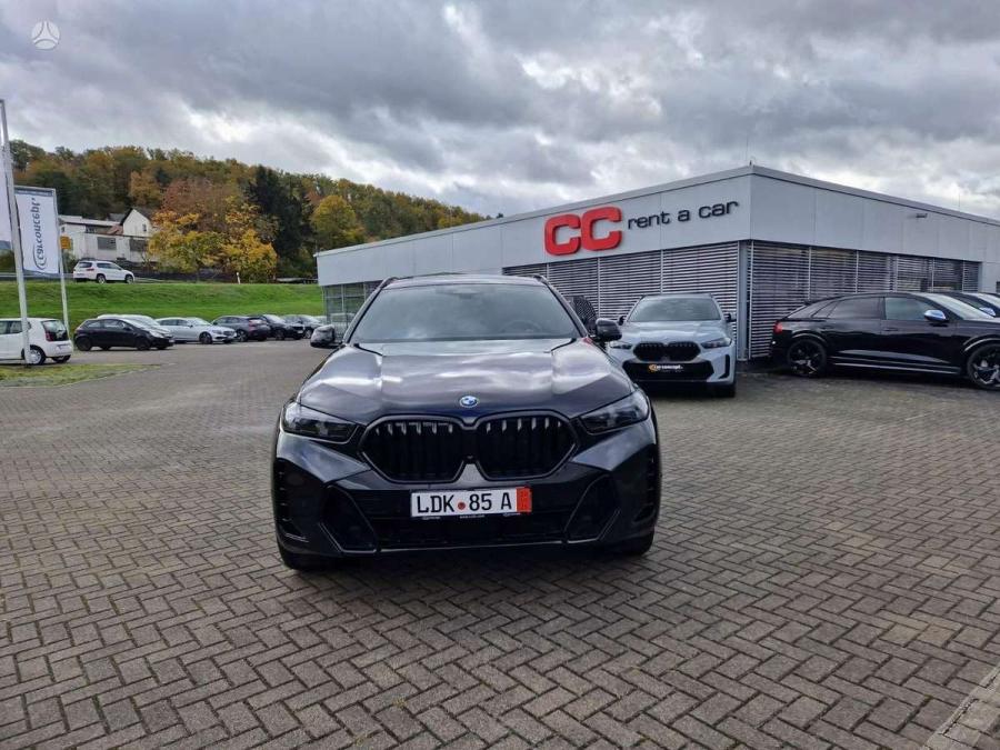 Melns BMW X6 2025 Kauņa, ar dzinēja tilpumu 0.30 L un nobraukumu 30 tūkst. km par 88000 €, foto 2 vietnē AUTOMOTO.COM.LV