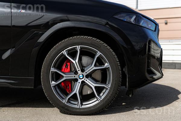 Melns BMW X6 2025 Rīga, ar dzinēja tilpumu 3.00 L un nobraukumu 19 tūkst. km par 87000 €, foto 9 vietnē AUTOMOTO.COM.LV