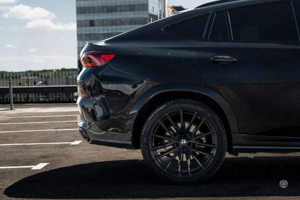 Melns BMW X6 2025 Viļņa, ar dzinēja tilpumu 2.99 L un nobraukumu 26 tūkst. km par 74500 €, foto 4 vietnē AUTOMOTO.COM.LV