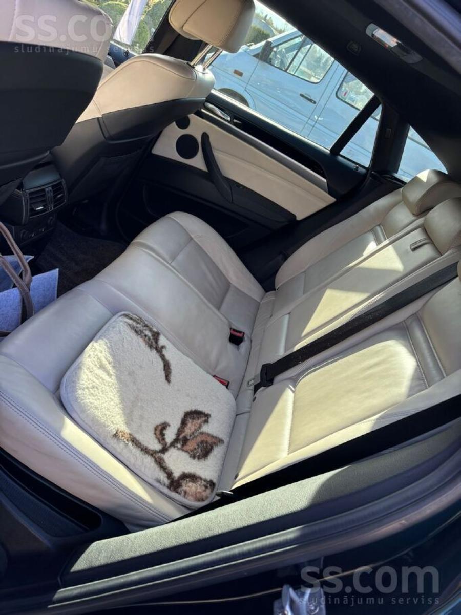 Black BMW X6 2013 in Aizkraukle, with an engine capacity of 3.00 L and mileage of 360 thousand km for 14500 €, photo 10 on AUTOMOTO.COM.LV