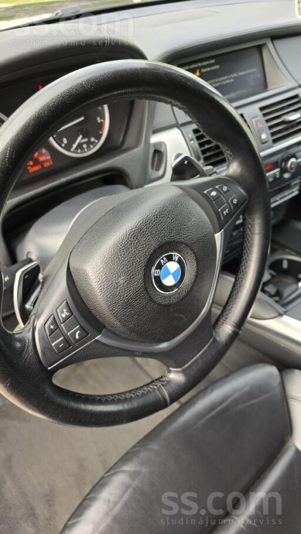 Melns BMW X6 2013 Bauska, ar dzinēja tilpumu 4.00 L un nobraukumu 270 tūkst. km par 19500 €, foto 7 vietnē AUTOMOTO.COM.LV