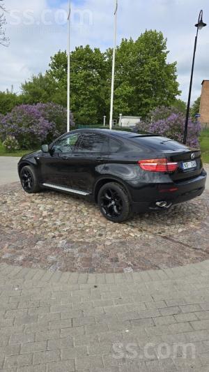 Melns BMW X6 2013 Bauska, ar dzinēja tilpumu 4.00 L un nobraukumu 270 tūkst. km par 19500 €, foto 4 vietnē AUTOMOTO.COM.LV