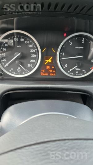 Melns BMW X6 2013 Bauska, ar dzinēja tilpumu 4.00 L un nobraukumu 270 tūkst. km par 19500 €, foto 9 vietnē AUTOMOTO.COM.LV