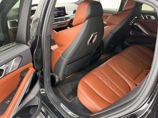 Melns BMW X6 2023 Klaipėda, ar dzinēja tilpumu 2.99 L un nobraukumu 43 tūkst. km par 85000 €, foto 11 vietnē AUTOMOTO.COM.LV