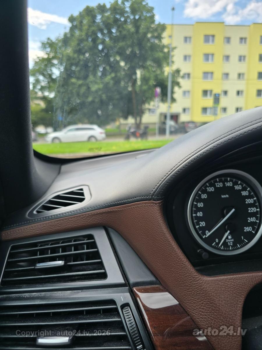 Melns BMW X6 2010 Tallina, ar dzinēja tilpumu 3.00 L un nobraukumu 341 tūkst. km par 10000 €, foto 16 vietnē AUTOMOTO.COM.LV