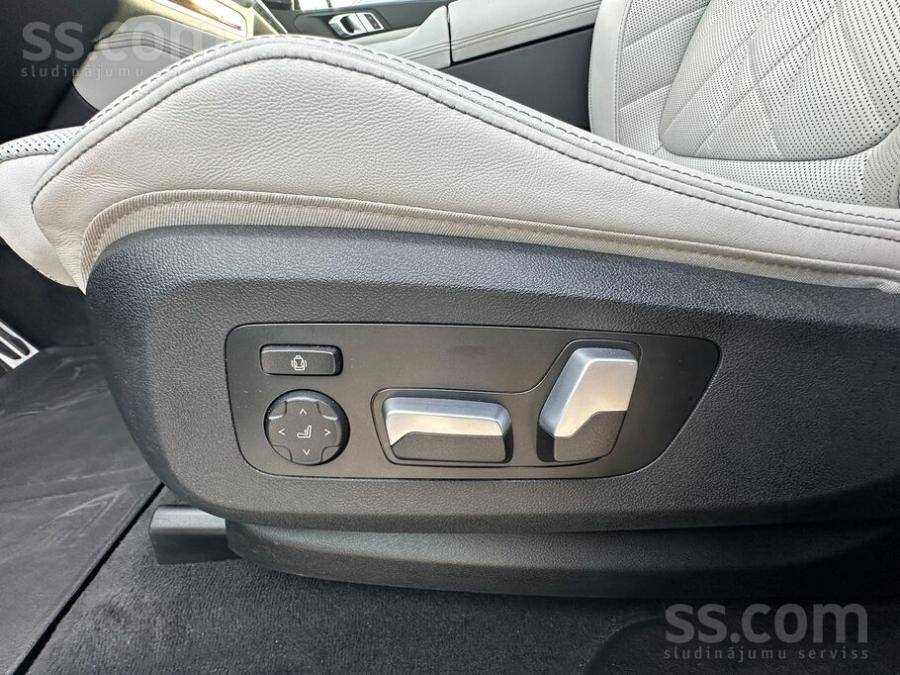 Blue BMW X6 2024 in Riga, with an engine capacity of 3.00 L and mileage of 45 thousand km for 66500 €, photo 15 on AUTOMOTO.COM.LV