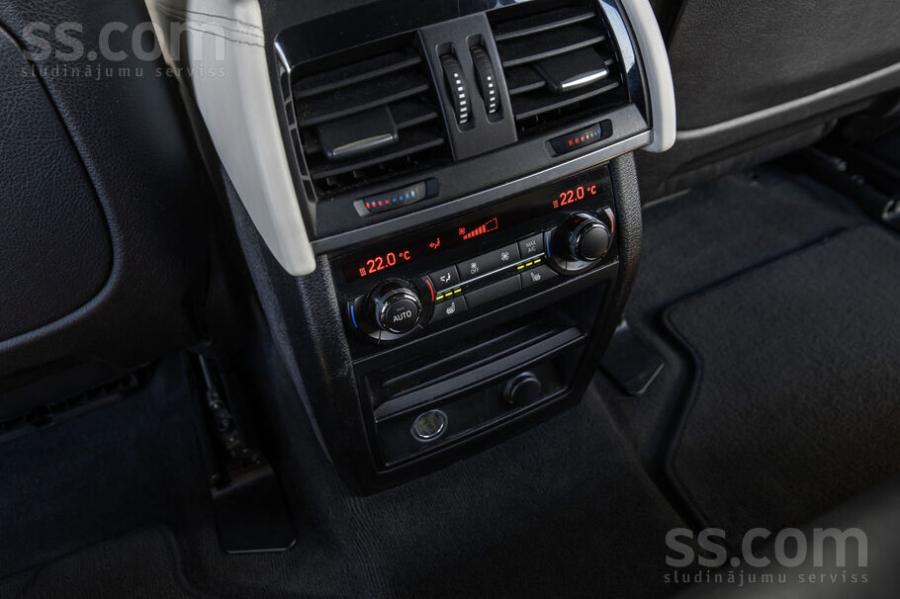 Zils BMW X6 2015 Rīga, ar dzinēja tilpumu 3.00 L un nobraukumu 144 tūkst. km par 23800 €, foto 24 vietnē AUTOMOTO.COM.LV