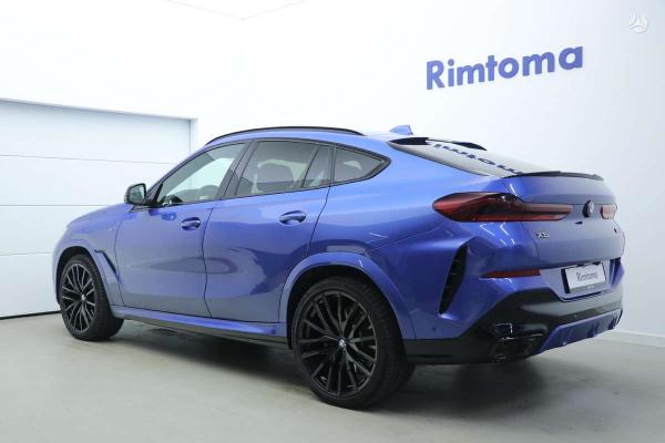 Blue BMW X6 2020 in Vilnius, with an engine capacity of 4.40 L and mileage of 52 thousand km for 59990 €, photo 2 on AUTOMOTO.COM.LV