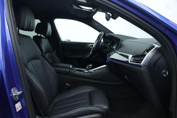 Blue BMW X6 2020 in Vilnius, with an engine capacity of 4.40 L and mileage of 52 thousand km for 59990 €, photo 9 on AUTOMOTO.COM.LV