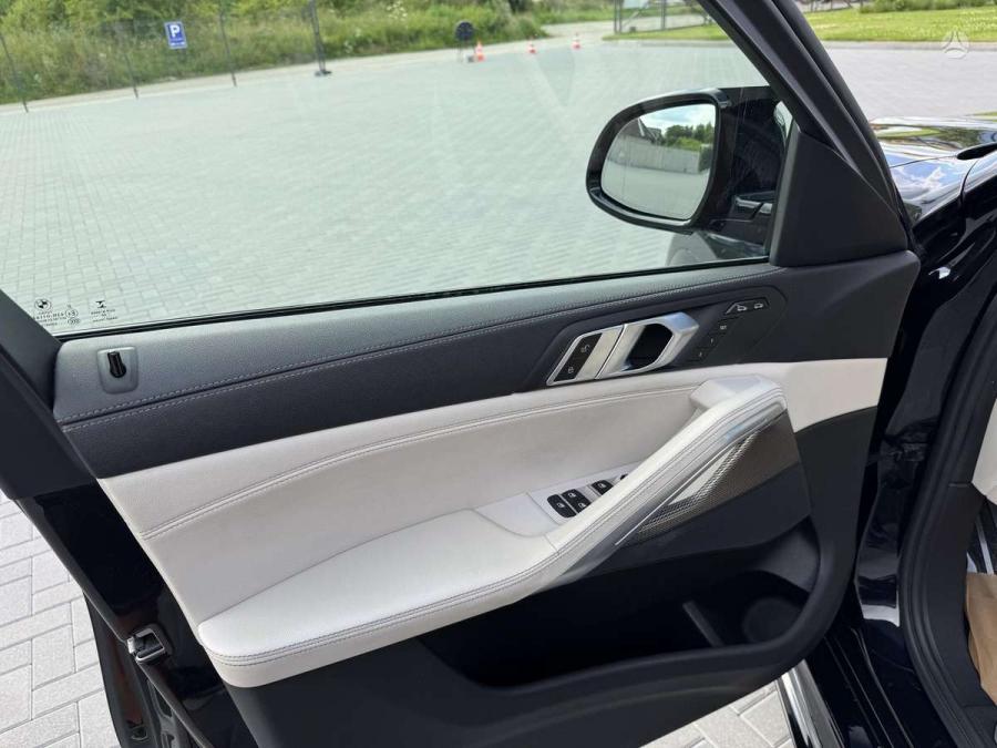 Blue BMW X6 2021 in Telschi, with an engine capacity of 2.99 L and mileage of 181 thousand km for 50500 €, photo 28 on AUTOMOTO.COM.LV