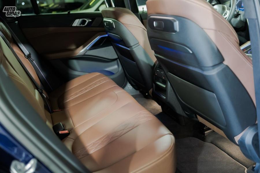 Zils BMW X6 2023 Viļņa, ar dzinēja tilpumu 4.40 L un nobraukumu 18 tūkst. km par 89771 €, foto 49 vietnē AUTOMOTO.COM.LV
