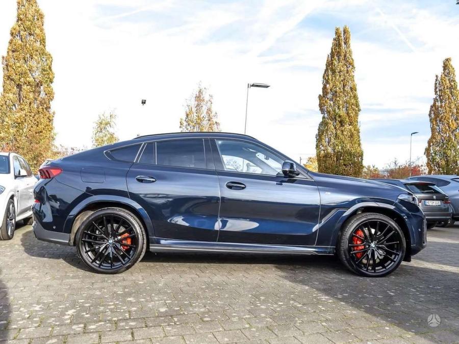 Zils BMW X6 2024 Viļņa, ar dzinēja tilpumu 2.99 L un nobraukumu 21 tūkst. km par 79898 €, foto 2 vietnē AUTOMOTO.COM.LV