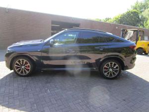 Zils BMW X6 2024 Panevēža, ar dzinēja tilpumu 3.00 L un nobraukumu 35 tūkst. km par 33000 €, foto 7 vietnē AUTOMOTO.COM.LV