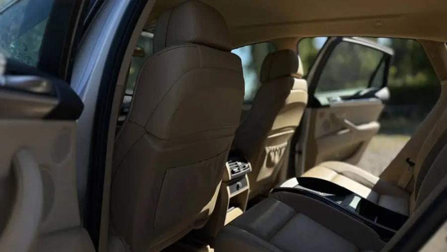 Brūns BMW X6 2010 Jelgava, ar dzinēja tilpumu 3.00 L un nobraukumu 170 tūkst. km par 13390 €, foto 11 vietnē AUTOMOTO.COM.LV