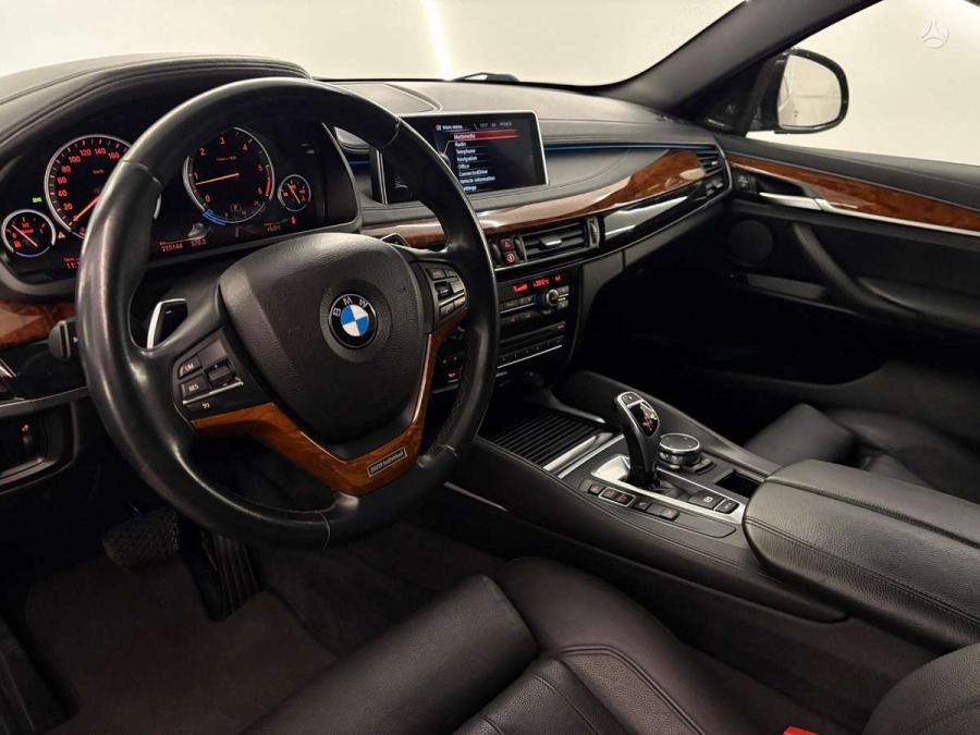 Brown BMW X6 2015 in Marijampole, with an engine capacity of 2.99 L and mileage of 215 thousand km for 22999 €, photo 2 on AUTOMOTO.COM.LV