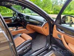 Brown BMW X6 2015 in Preili, with an engine capacity of 3.00 L and mileage of 257 thousand km for 20995 €, photo 21 on AUTOMOTO.COM.LV