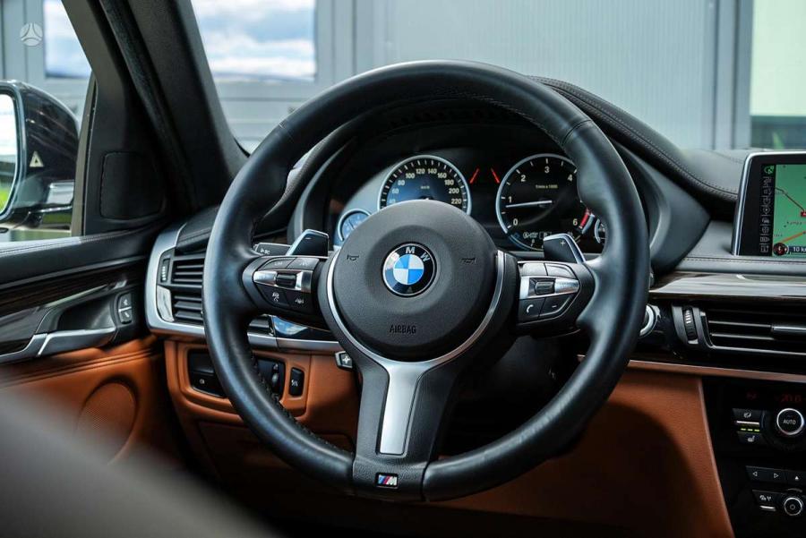 Brown BMW X6 2016 in Kaunas, with an engine capacity of 3.00 L and mileage of 144 thousand km for 27450 €, photo 18 on AUTOMOTO.COM.LV