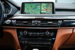 Brown BMW X6 2016 in Kaunas, with an engine capacity of 3.00 L and mileage of 144 thousand km for 27450 €, photo 20 on AUTOMOTO.COM.LV
