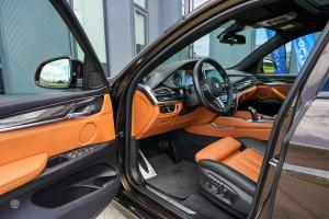 Brown BMW X6 2016 in Kaunas, with an engine capacity of 3.00 L and mileage of 144 thousand km for 27450 €, photo 22 on AUTOMOTO.COM.LV