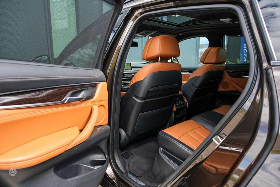 Brown BMW X6 2016 in Kaunas, with an engine capacity of 3.00 L and mileage of 144 thousand km for 27450 €, photo 35 on AUTOMOTO.COM.LV