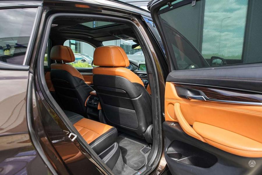 Brown BMW X6 2016 in Kaunas, with an engine capacity of 3.00 L and mileage of 144 thousand km for 27450 €, photo 37 on AUTOMOTO.COM.LV