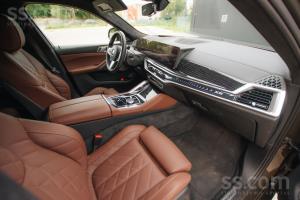 Brūns BMW X6 2024 Rīga, ar dzinēja tilpumu 3.00 L un nobraukumu 46 tūkst. km par 75999 €, foto 26 vietnē AUTOMOTO.COM.LV