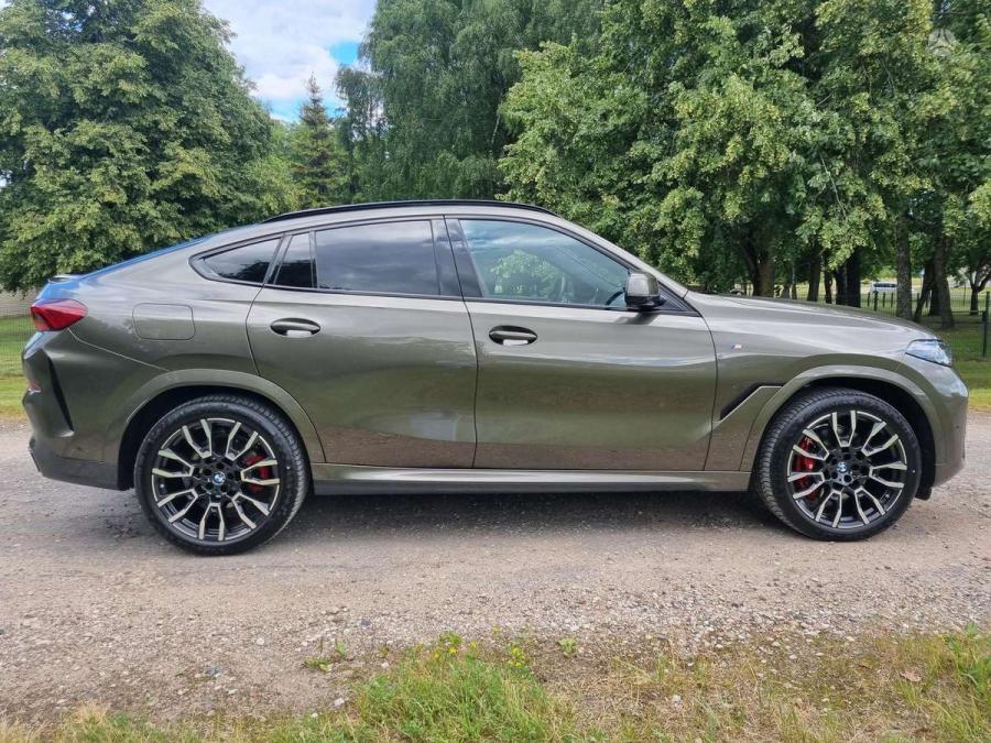 Brūns BMW X6 2025 Prienai, ar dzinēja tilpumu 3.00 L un nobraukumu 16 tūkst. km par 82500 €, foto 4 vietnē AUTOMOTO.COM.LV