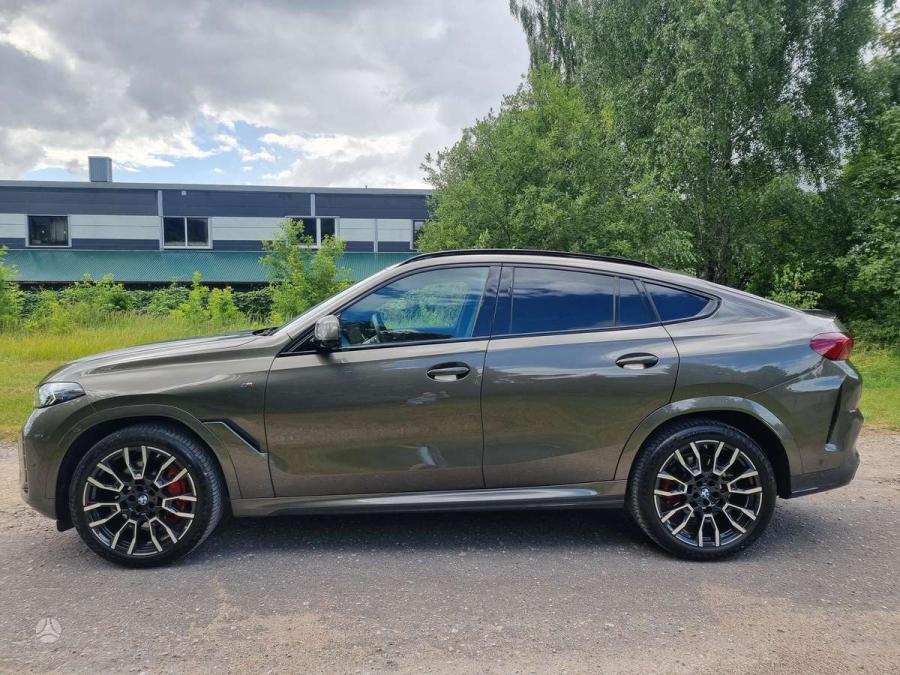 Brūns BMW X6 2025 Prienai, ar dzinēja tilpumu 3.00 L un nobraukumu 16 tūkst. km par 82500 €, foto 10 vietnē AUTOMOTO.COM.LV