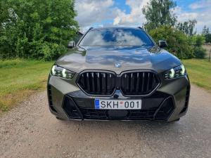 Brūns BMW X6 2025 Prienai, ar dzinēja tilpumu 3.00 L un nobraukumu 16 tūkst. km par 82500 €, foto 13 vietnē AUTOMOTO.COM.LV