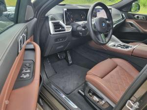 Brūns BMW X6 2025 Prienai, ar dzinēja tilpumu 3.00 L un nobraukumu 16 tūkst. km par 82500 €, foto 14 vietnē AUTOMOTO.COM.LV