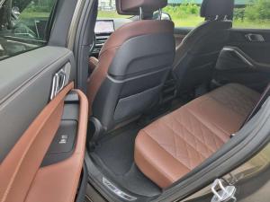 Brūns BMW X6 2025 Prienai, ar dzinēja tilpumu 3.00 L un nobraukumu 16 tūkst. km par 82500 €, foto 18 vietnē AUTOMOTO.COM.LV