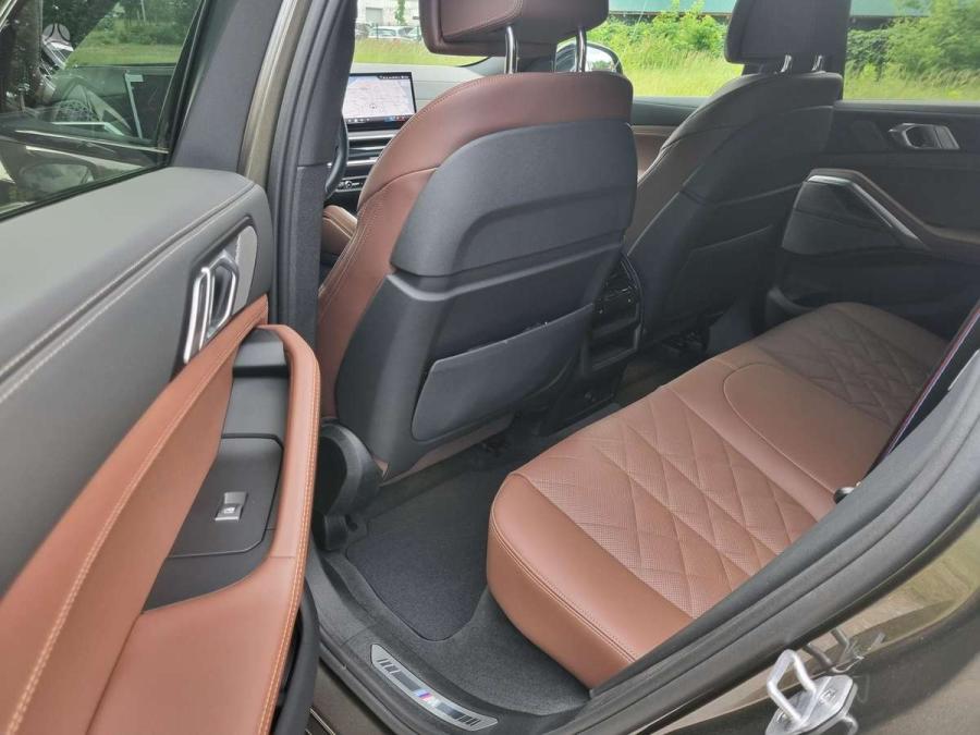 Brūns BMW X6 2025 Prienai, ar dzinēja tilpumu 3.00 L un nobraukumu 16 tūkst. km par 82500 €, foto 18 vietnē AUTOMOTO.COM.LV