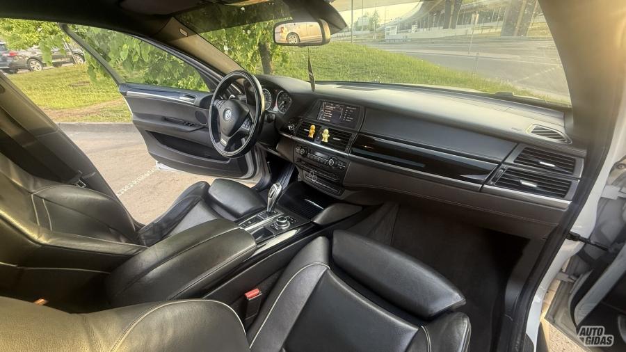 BMW X6 2012 in Klaipeda, with an engine capacity of 4.40 L and mileage of 340 thousand km for 10200 €, photo 14 on AUTOMOTO.COM.LV
