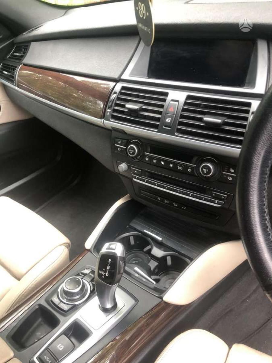 BMW X6 2013 in Kaunas, with an engine capacity of 4.00 L and mileage of 189 thousand km for 6000 €, photo 8 on AUTOMOTO.COM.LV