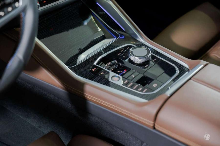 BMW X6 2023 in Vilnius, with an engine capacity of 4.40 L and mileage of 18 thousand km for 89771 €, photo 17 on AUTOMOTO.COM.LV