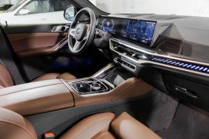 BMW X6 2023 in Vilnius, with an engine capacity of 4.40 L and mileage of 18 thousand km for 89771 €, photo 18 on AUTOMOTO.COM.LV