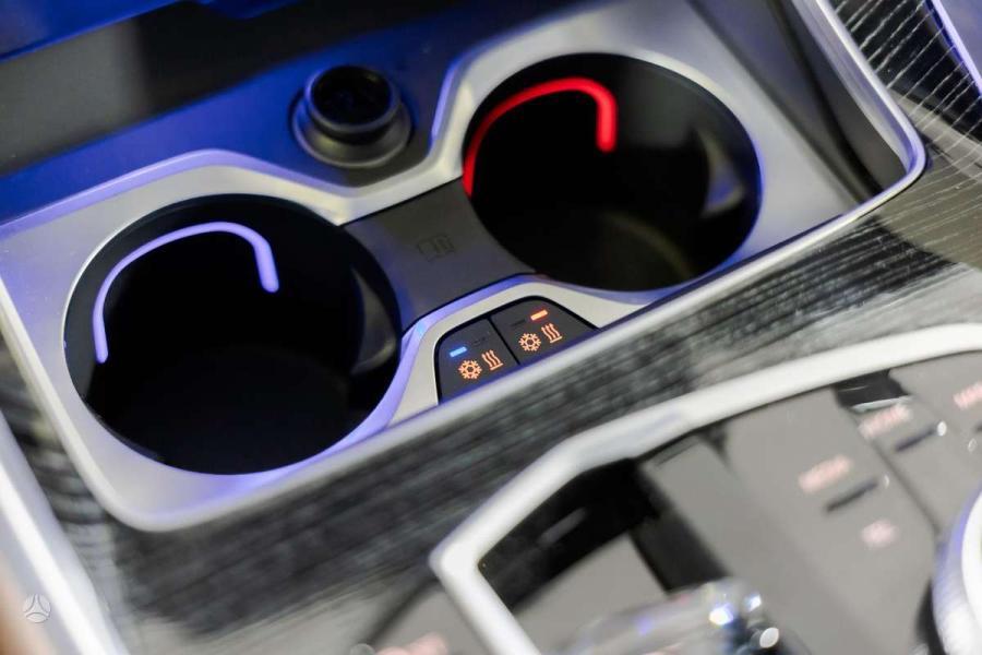 BMW X6 2023 in Vilnius, with an engine capacity of 4.40 L and mileage of 18 thousand km for 89771 €, photo 25 on AUTOMOTO.COM.LV