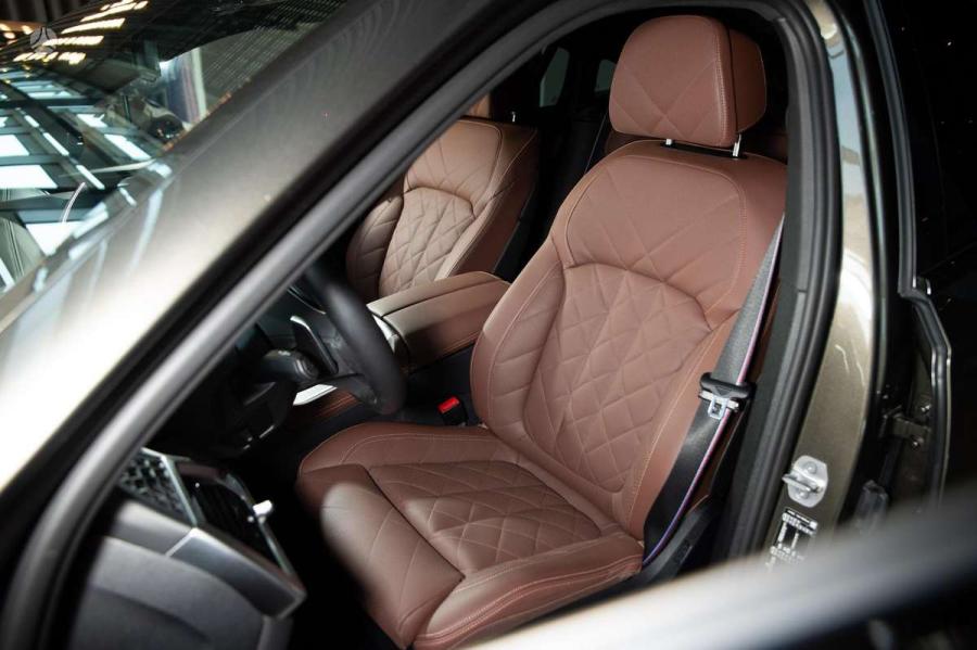 BMW X6 2025 in Kaunas, with an engine capacity of 3.00 L and mileage of 16 thousand km for 82771 €, photo 12 on AUTOMOTO.COM.LV