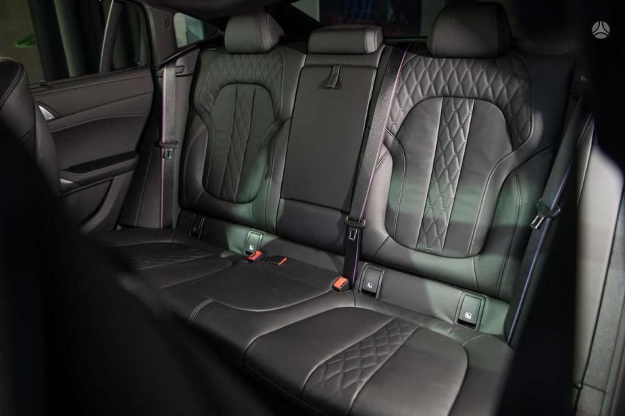 BMW X6 2026 Kauņa, ar dzinēja tilpumu 3.00 L un nobraukumu 18 tūkst. km par 93771 €, foto 23 vietnē AUTOMOTO.COM.LV