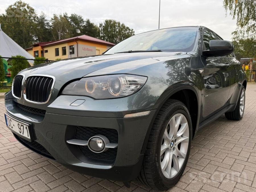 Green BMW X6 2009 in Valmiera, with an engine capacity of 3.00 L and mileage of 303 thousand km for 9990 €, photo 1 on AUTOMOTO.COM.LV