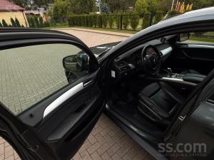 Green BMW X6 2009 in Valmiera, with an engine capacity of 3.00 L and mileage of 303 thousand km for 9990 €, photo 9 on AUTOMOTO.COM.LV