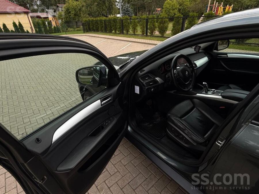 Green BMW X6 2009 in Valmiera, with an engine capacity of 3.00 L and mileage of 303 thousand km for 9990 €, photo 9 on AUTOMOTO.COM.LV