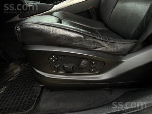 Green BMW X6 2009 in Valmiera, with an engine capacity of 3.00 L and mileage of 303 thousand km for 9990 €, photo 10 on AUTOMOTO.COM.LV