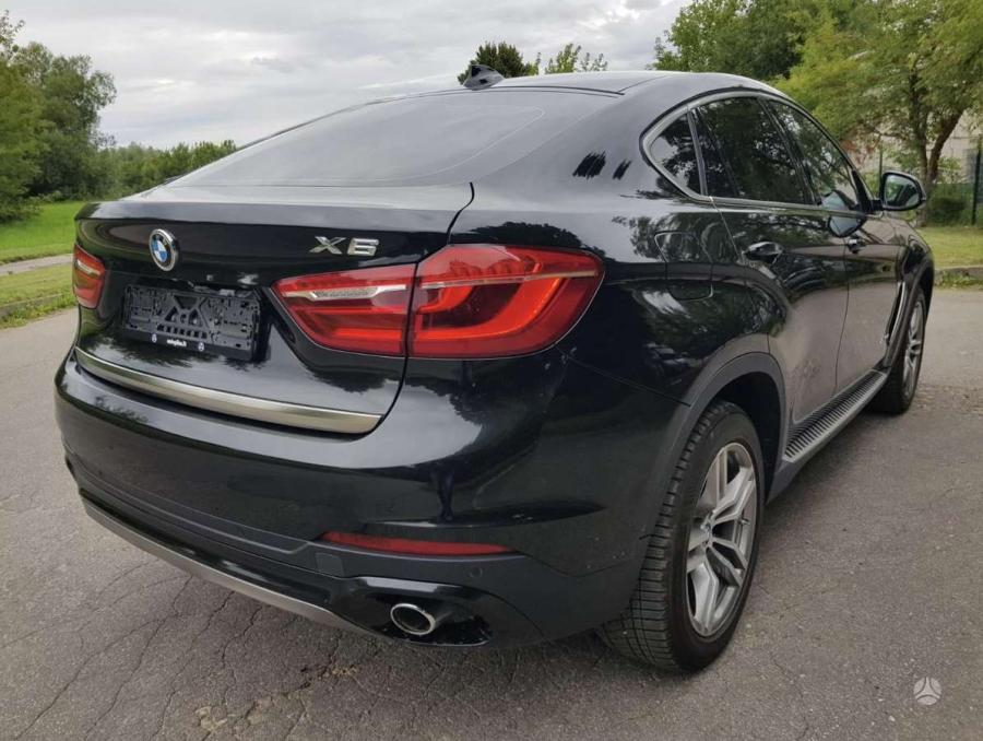 Zaļš BMW X6 2014 Šauļi, ar dzinēja tilpumu 2.99 L un nobraukumu 300 tūkst. km par 17200 €, foto 5 vietnē AUTOMOTO.COM.LV