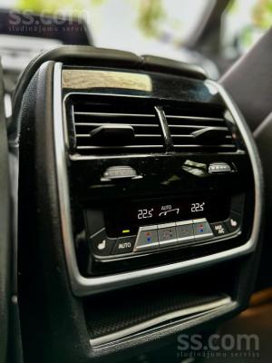Green BMW X6 2019 in Riga, with an engine capacity of 3.00 L and mileage of 159 thousand km for 50400 €, photo 15 on AUTOMOTO.COM.LV