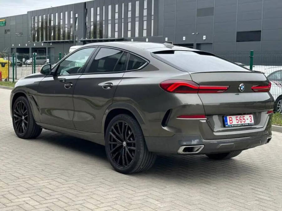 Green BMW X6 2020 in Riga, with an engine capacity of 3.00 L and mileage of 161 thousand km for 75900 €, photo 5 on AUTOMOTO.COM.LV