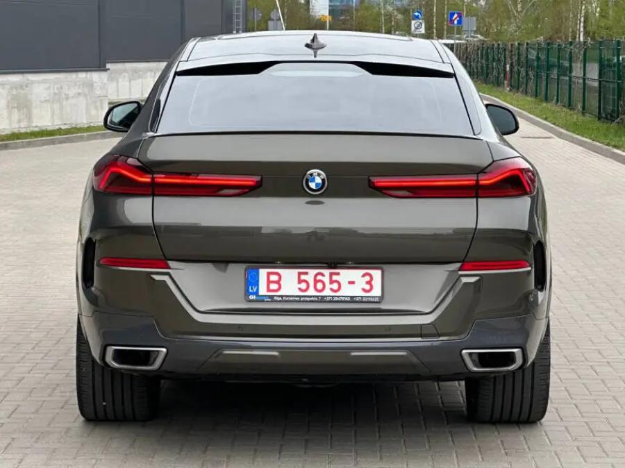 Green BMW X6 2020 in Riga, with an engine capacity of 3.00 L and mileage of 161 thousand km for 75900 €, photo 6 on AUTOMOTO.COM.LV