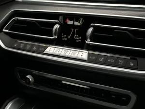 Green BMW X6 2020 in Riga, with an engine capacity of 3.00 L and mileage of 161 thousand km for 75900 €, photo 12 on AUTOMOTO.COM.LV