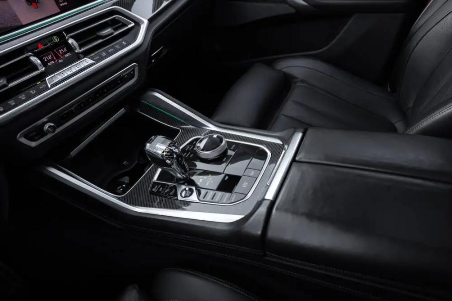 Zaļš BMW X6 2020 Jelgava, ar dzinēja tilpumu 4.40 L un nobraukumu 138 tūkst. km par 62000 €, foto 14 vietnē AUTOMOTO.COM.LV
